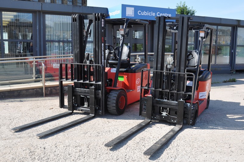 Cubicle Centre Goes Green with new Lithium-Ion powered ForkLift Trucks